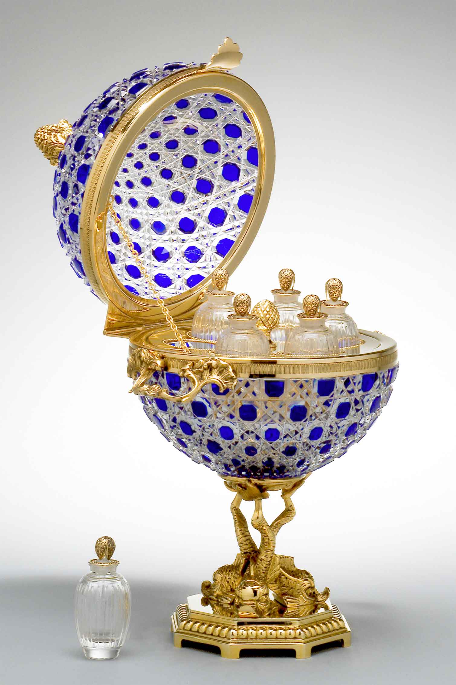 N°19, PERFUME DIAMOND STONE « ALEXANDER » BAR 240, Colors: clear ...